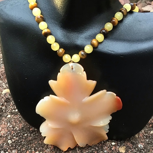 Hand Crafted | Jewelry | Genuine Hand Crafted Agate Flower Necklace Nwt ...